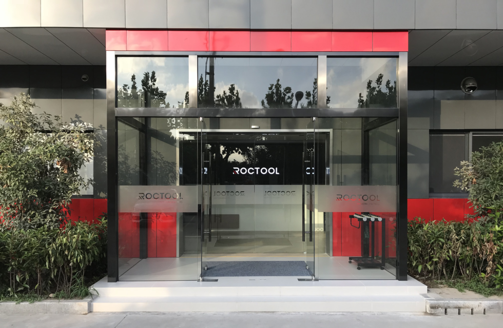 联系我们 ROCTOOL - 先进的注塑解决方案